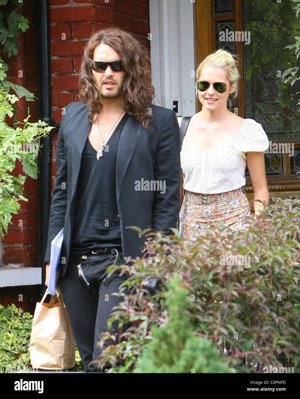 Teresa Palmer And Russell Brand Dating