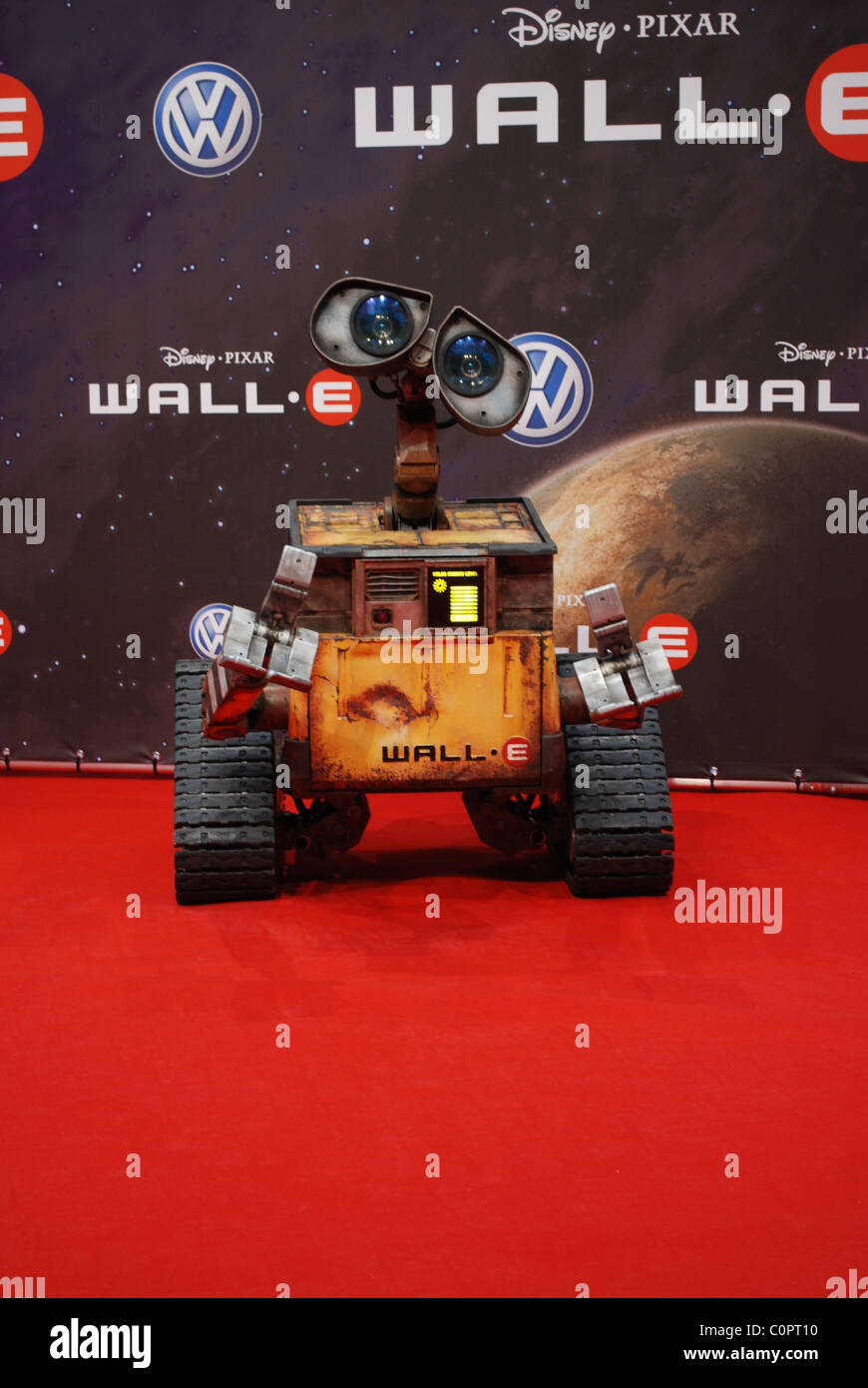 Wall e movie hi-res stock photography and images - Alamy