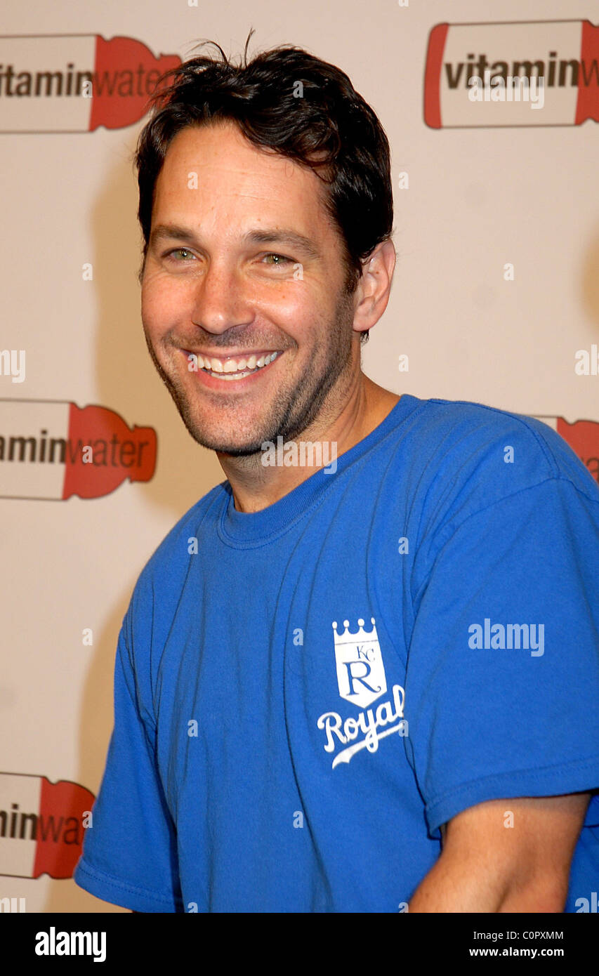 Paul Rudd Vitamin Water 'Celebrates in Style' with The Best of Baseball ...