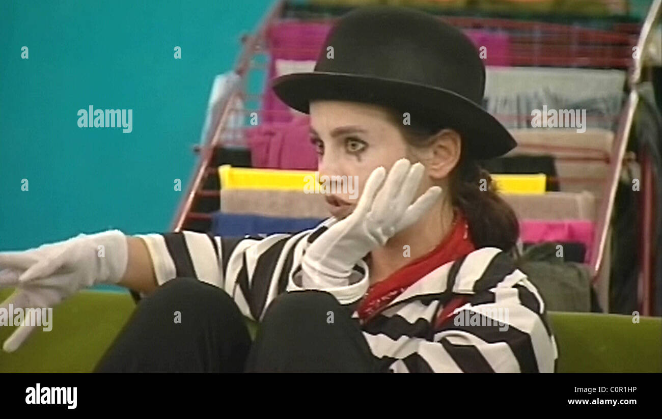 Big Brother 9 - Day 42 Rachel Rice talking to the other housemates ...