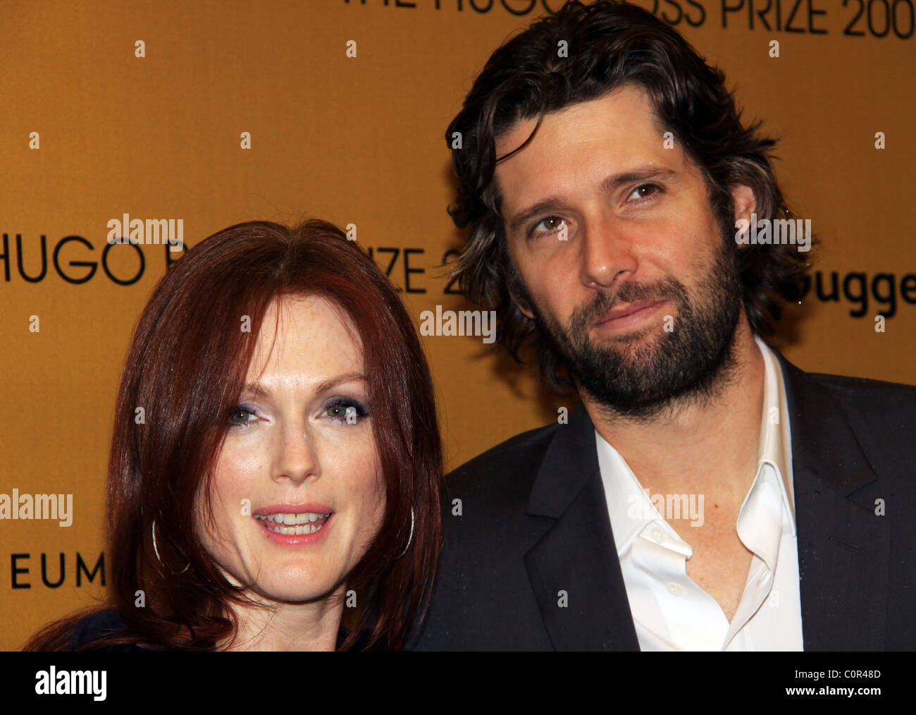 Actress Julianne Moore and husband Bart Freundlich attend the 2008 Hugo ...