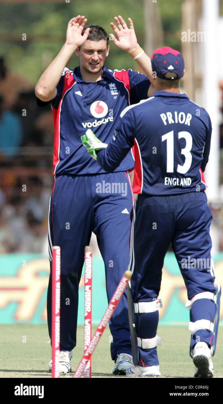 Steve Harmison and Mathew Prior India versus England Cricket Series ...