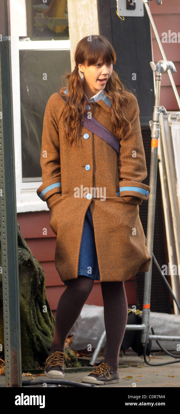 Jessica Alba filming on location of her new movie 'An Invisible Sign of ...