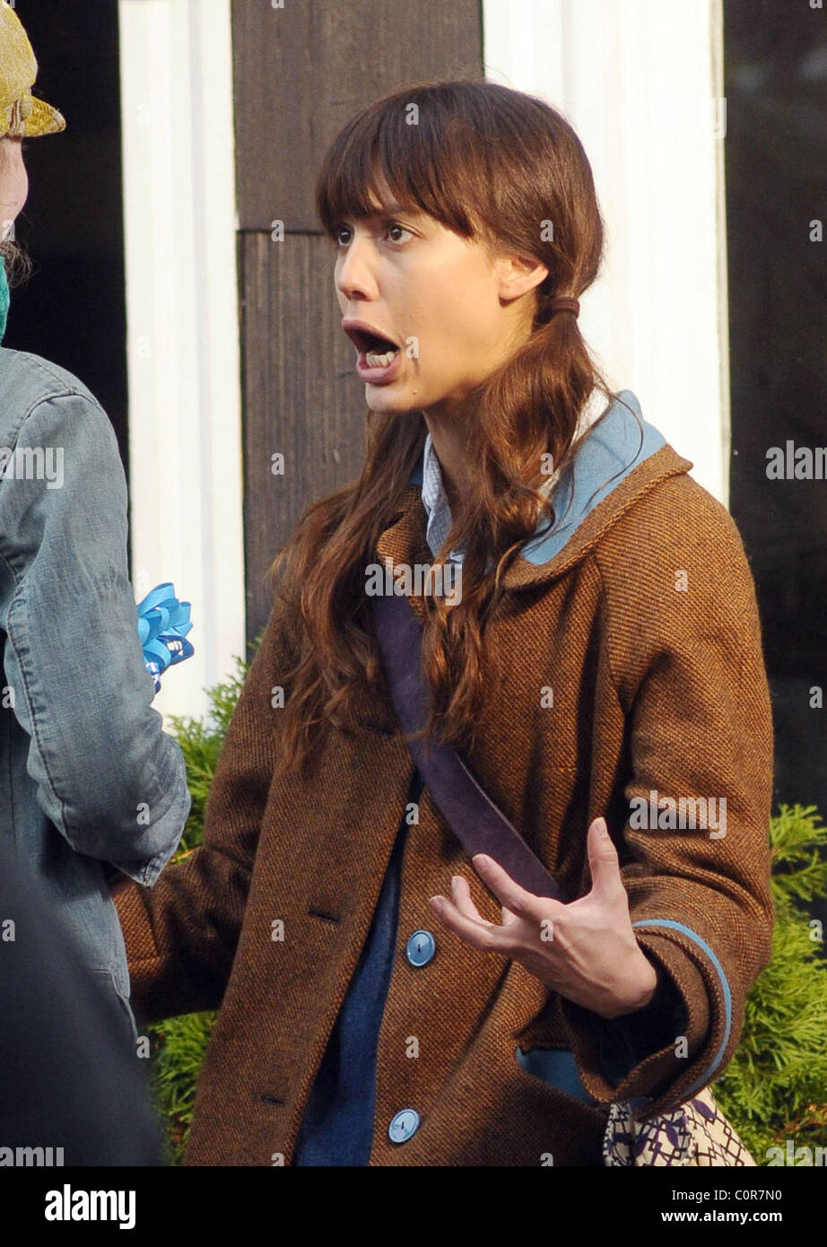 Jessica Alba filming on location of her new movie 'An Invisible Sign of ...