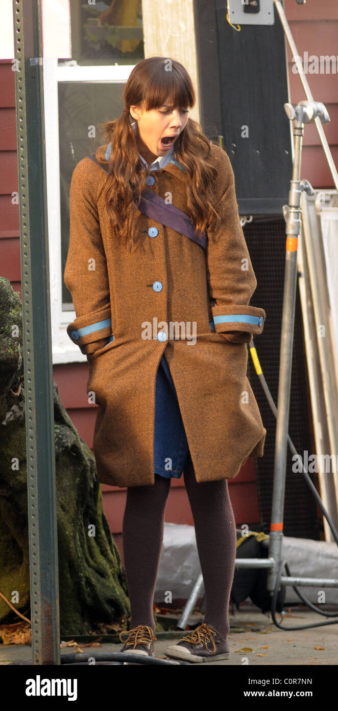 Jessica Alba filming on location of her new movie 'An Invisible Sign of ...