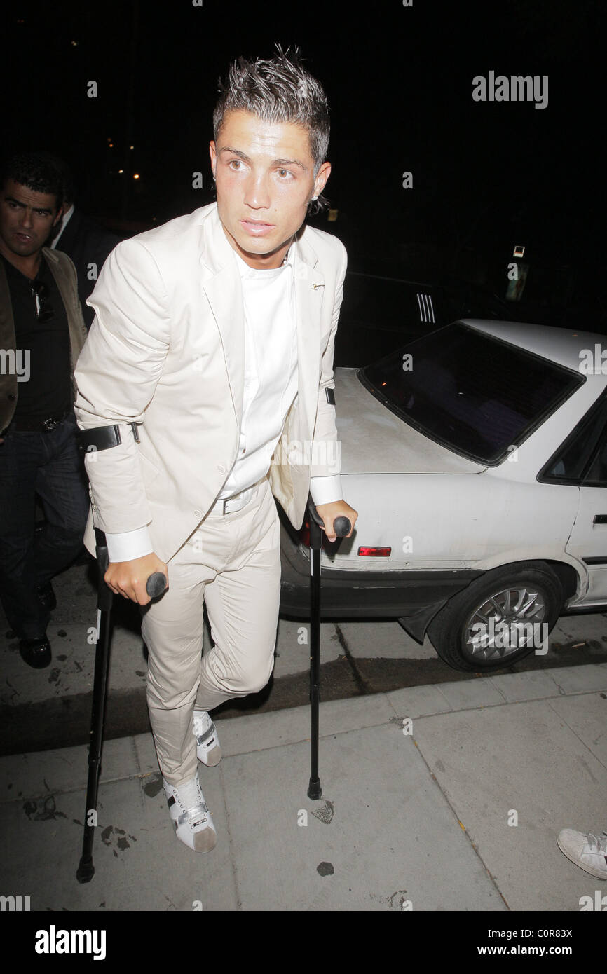 Cristiano ronaldo outside crown nightclub hi-res stock photography and ...
