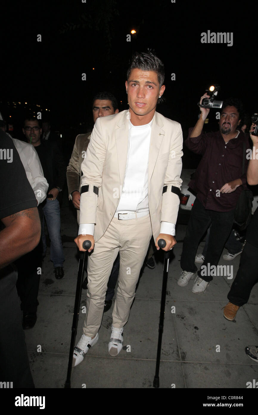 Cristiano ronaldo outside crown nightclub hi-res stock photography and ...