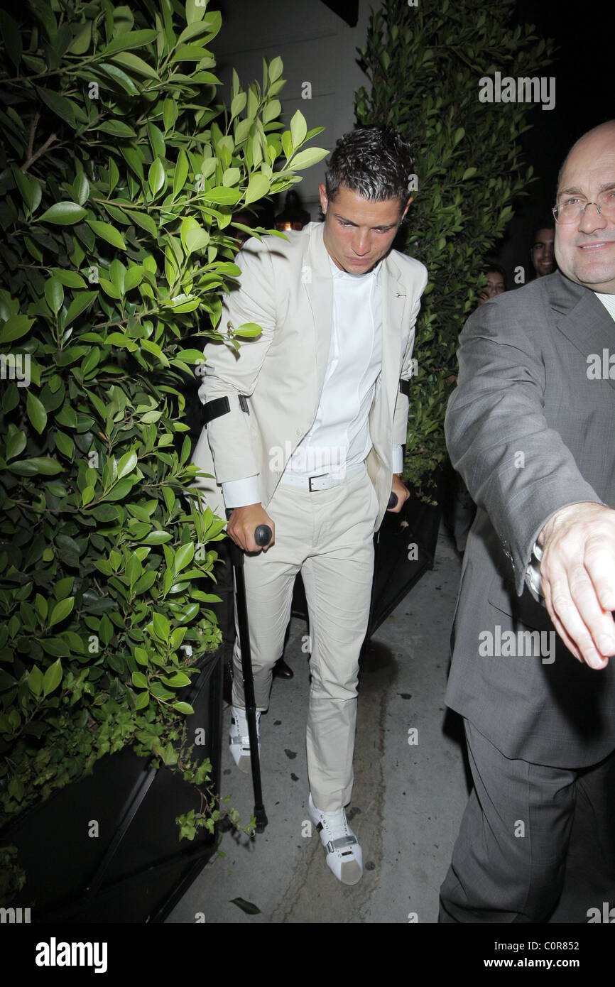 Cristiano ronaldo outside crown nightclub hi-res stock photography and ...