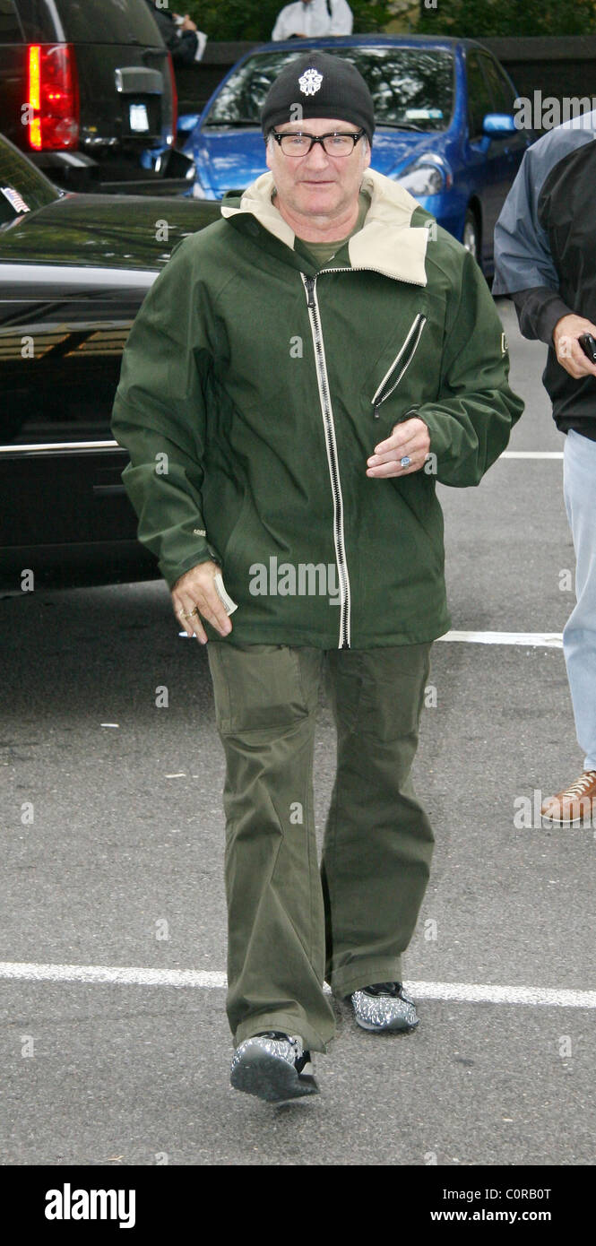 Robin Williams arriving at a hotel in Manhattan. New York City, USA ...