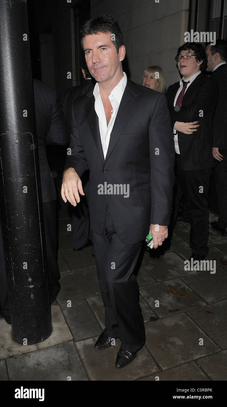 Simon Cowell leaving The Dorchester Hotel at 3am London, England - 04. ...