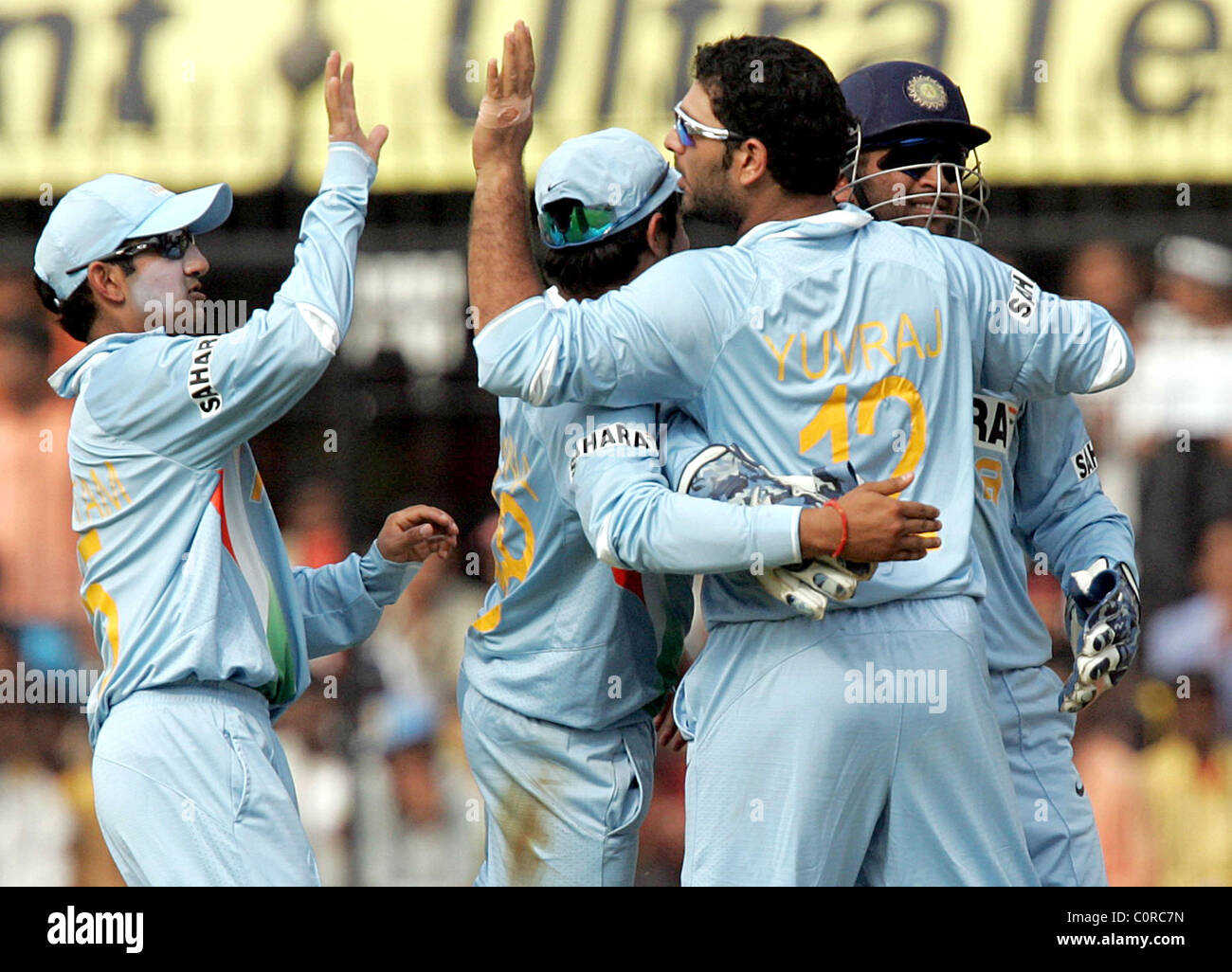 Yuvraj Singh, MS Dhoni and team-mates celebrate India versus England ...