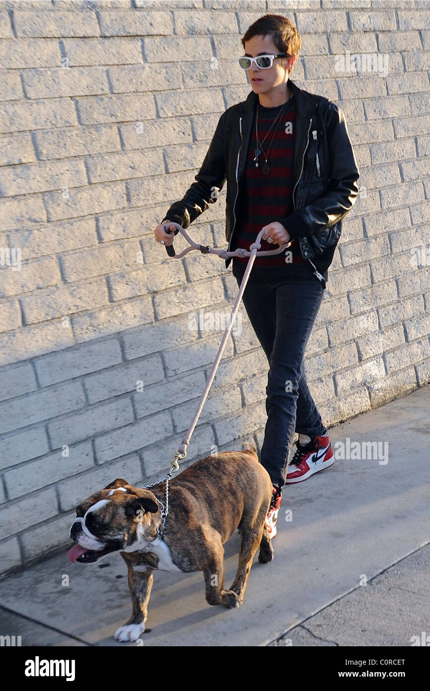 Samantha Ronson collects her dog from the dog shelter. Los Angeles ...