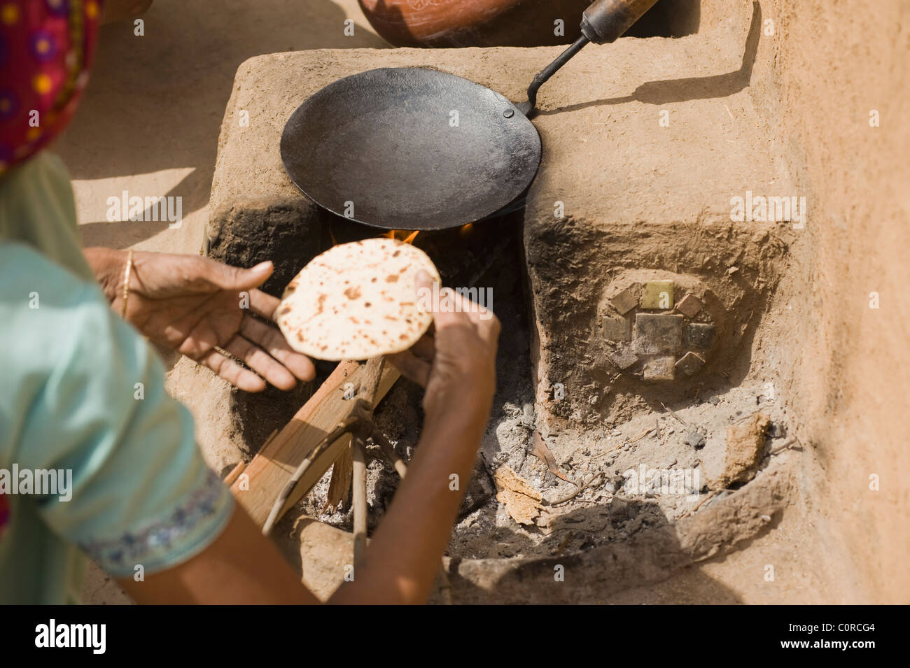 Making chapati hi-res stock photography and images - Alamy Making chapati hi-res stock photography and images - Alamy