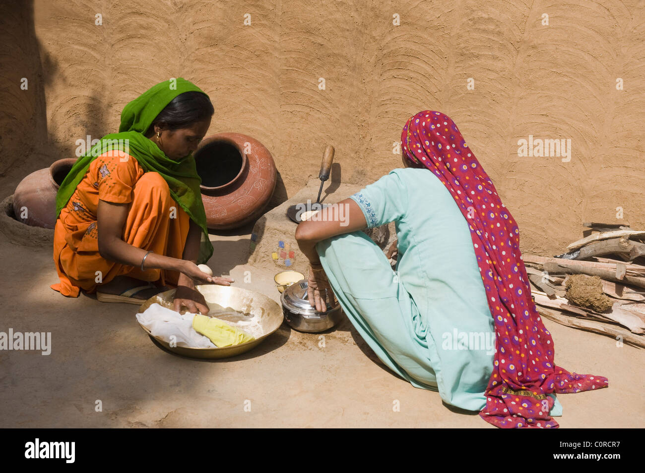 Making chapati hi-res stock photography and images - Alamy