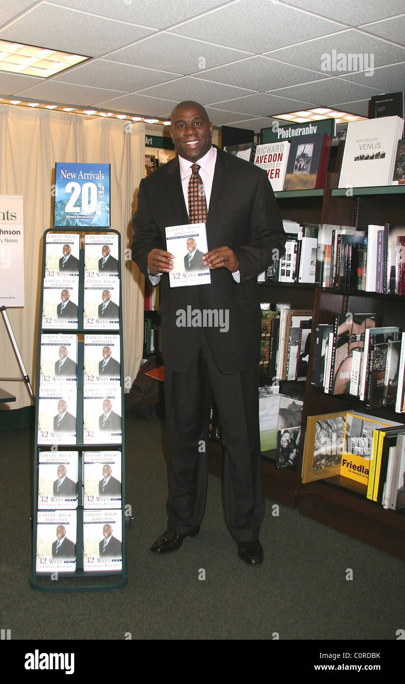 Earvin 'Magic' Johnson signing for his book '32 Ways to be a Champion ...