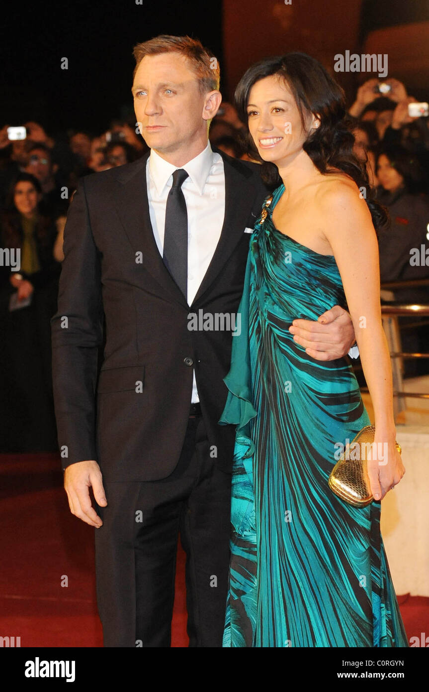 Daniel Craig and Satsuki Mitchell Quantum of Solace Spanish premiere at ...