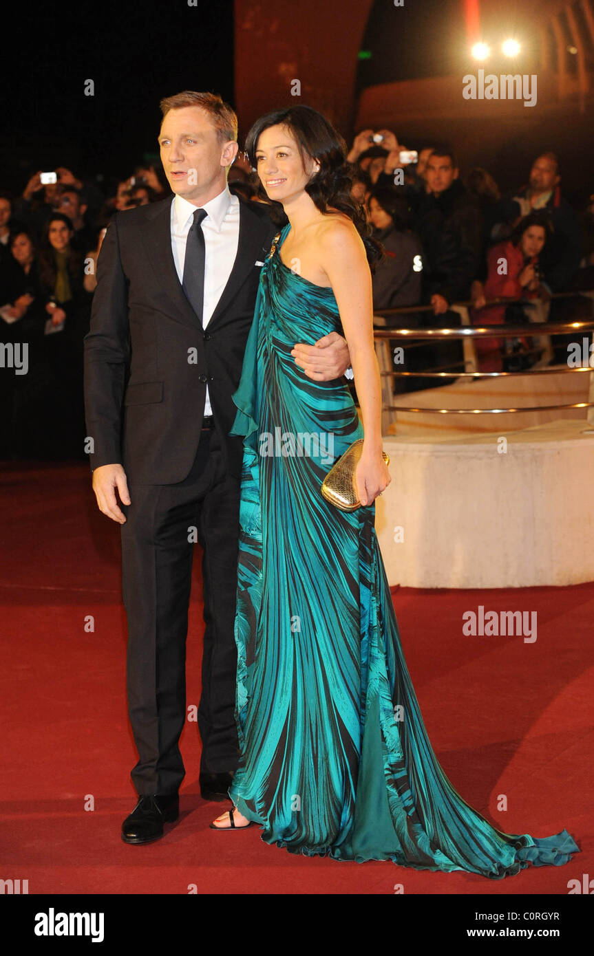 Daniel Craig and Satsuki Mitchell Quantum of Solace Spanish premiere at ...