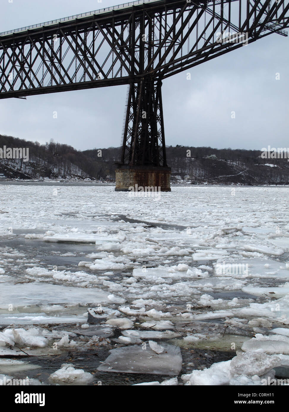 Walkway over Hudson Stake Park Poughkeepsie Bridge or Poughkeepsie ...
