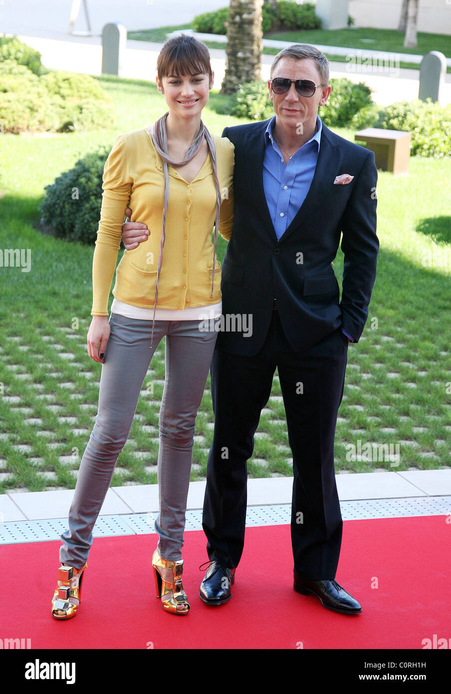 Daniel Craig and Olga Kurylenko "Quantum of Solace" photocall at Las ...