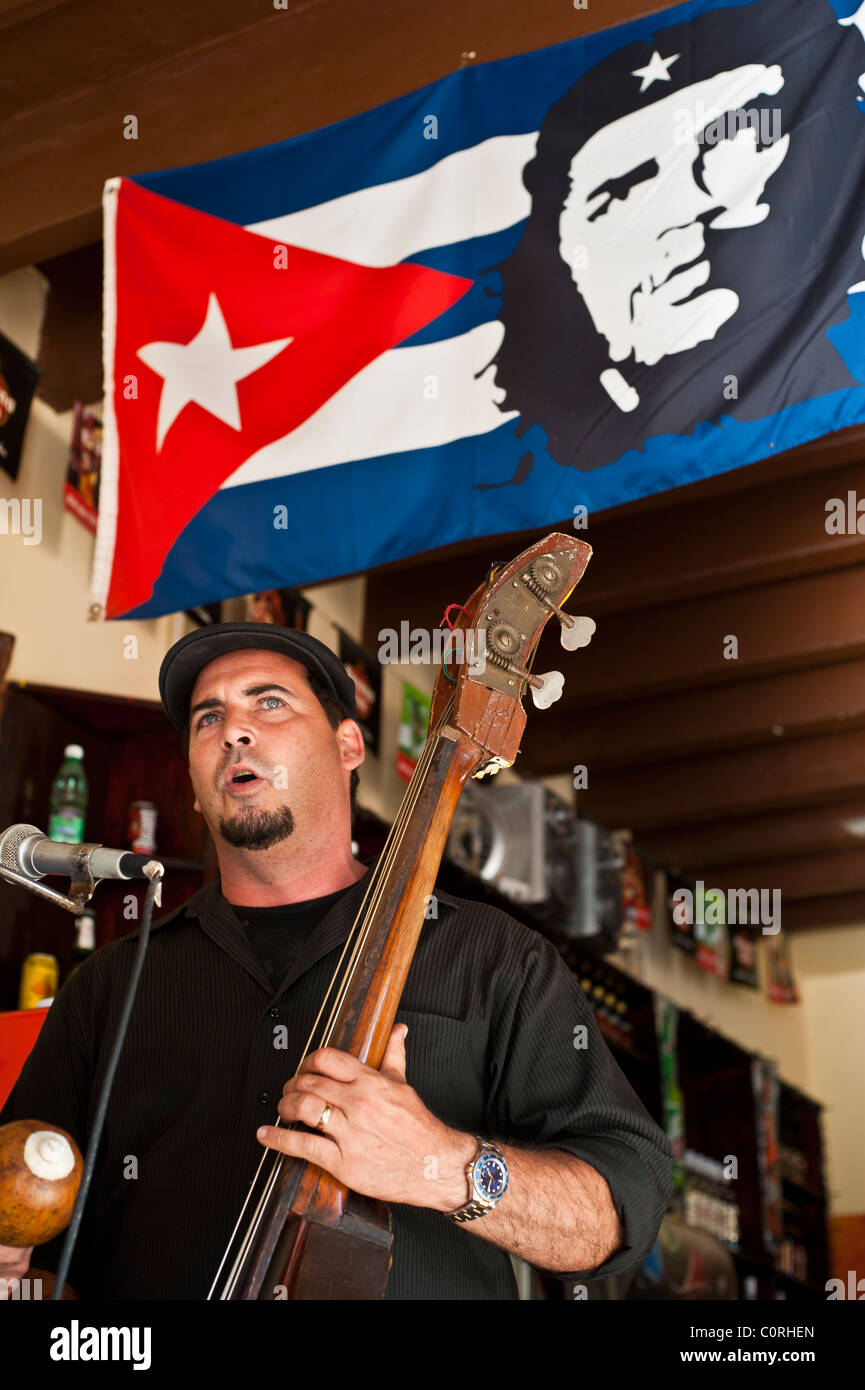Santa Clara Bar Marquesina local musicians Stock Photo - Alamy