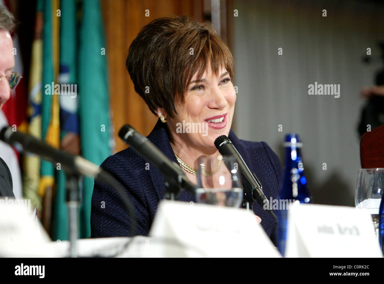 Sheila bair hi-res stock photography and images - Alamy