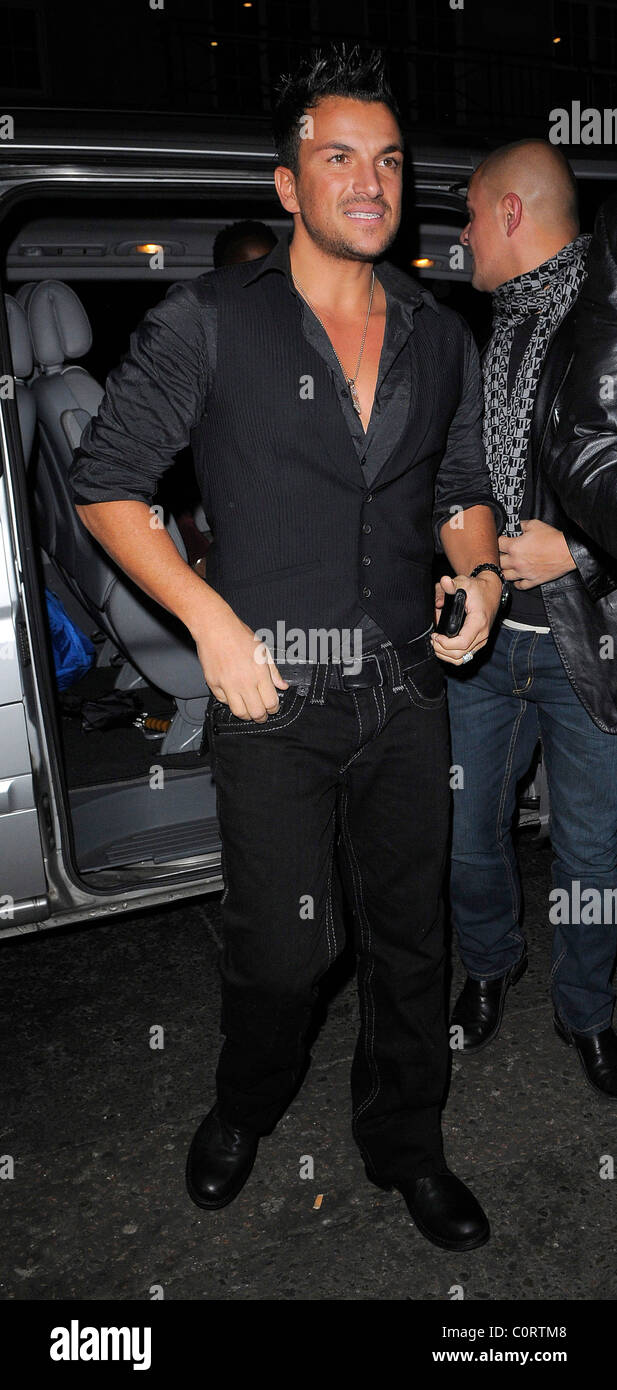 Peter Andre arriving at Nobu Berkley with his brother and some friends ...