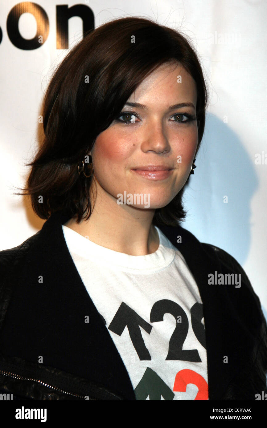 Mandy Moore The SU2C (Stand Up to Cancer) Merchandise Collection Launch ...