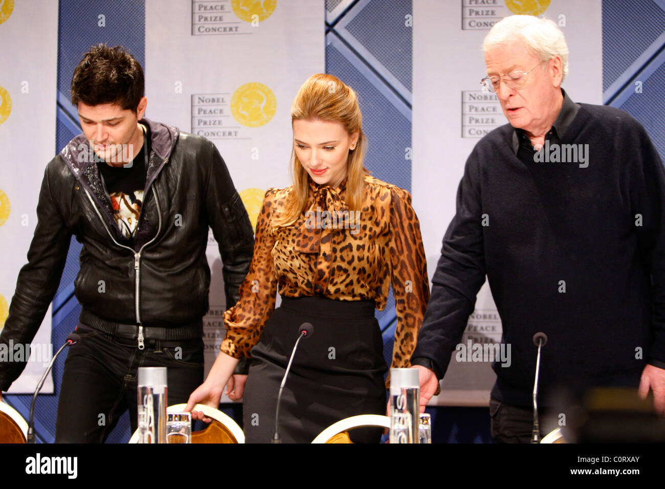 Scarlett johansson nobel peace prize hi-res stock photography and ...