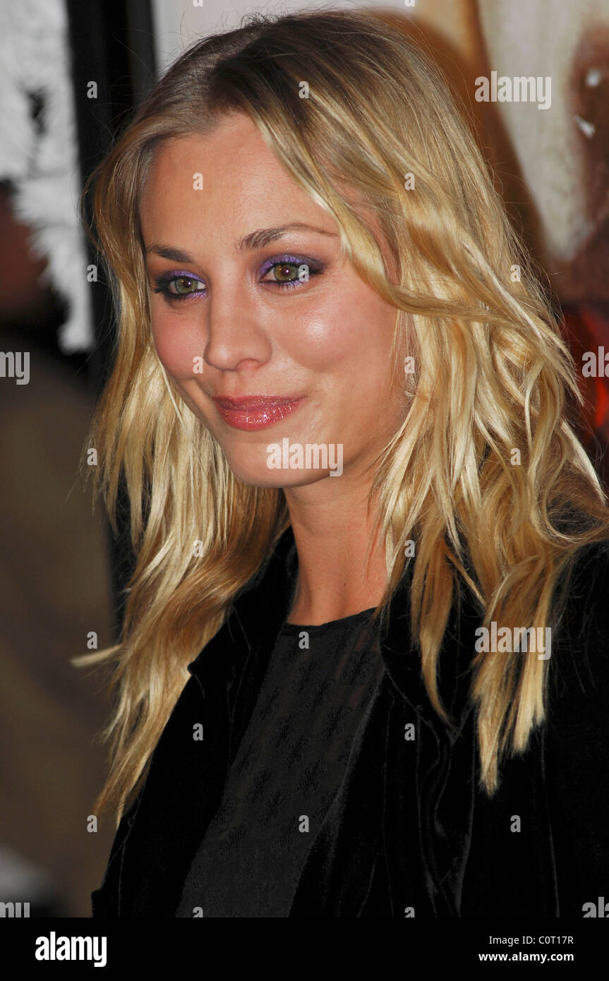 Kaley Cuoco arriving at the 'Marley & Me' world premiere at the Mann's ...