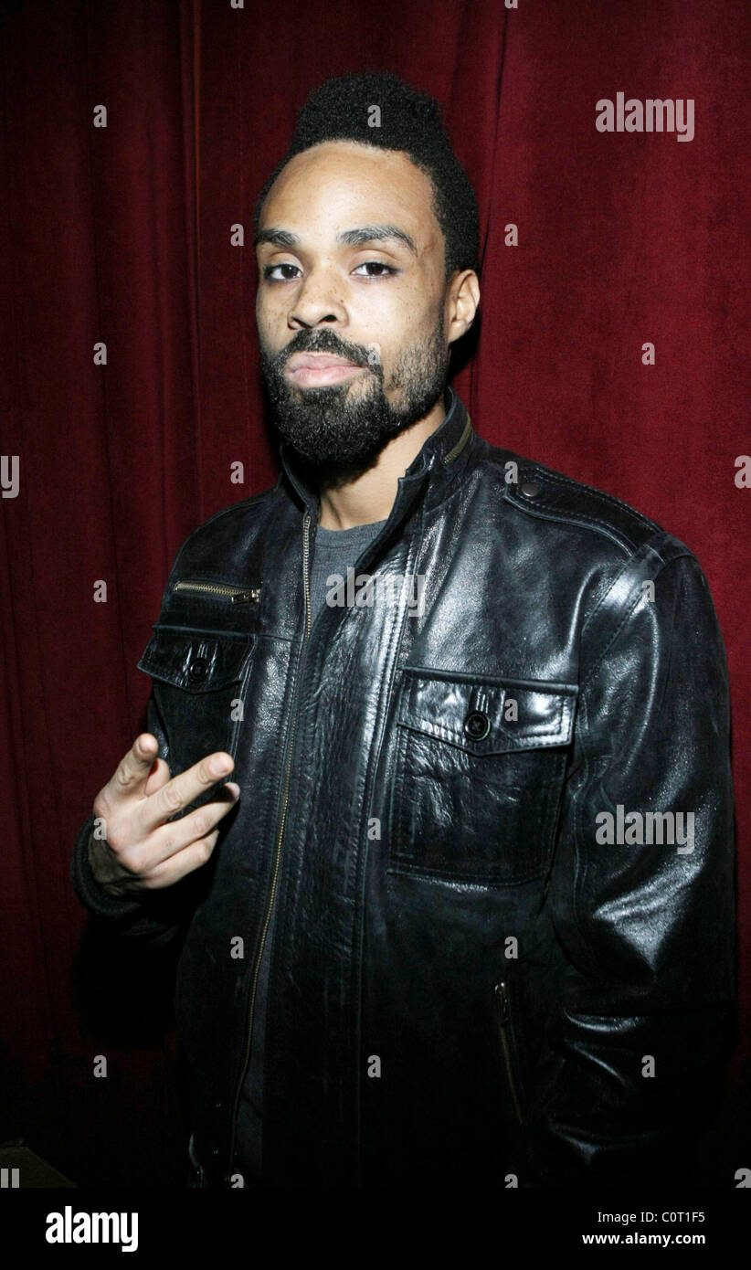 Bilal The legendary Roots crew present the 'OkayPlayer Hoiliday Jammy ...