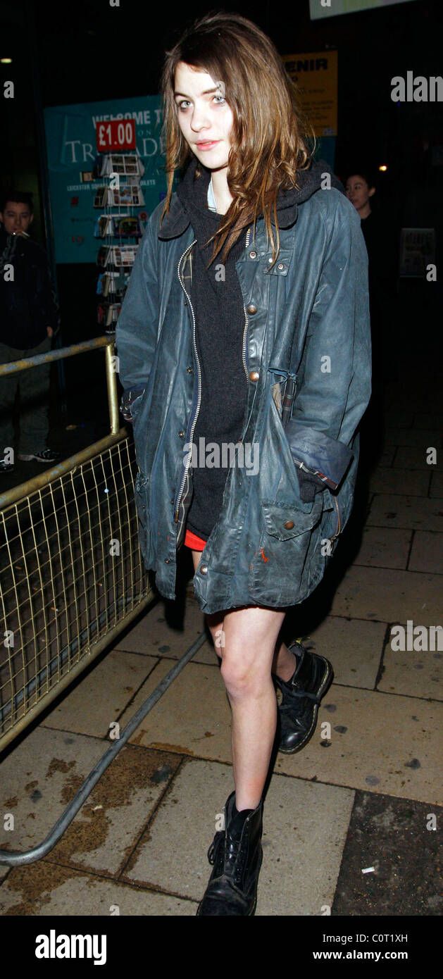 Coco Sumner arriving at a Bar in Piccadilly London, England - 05.12.08 ...