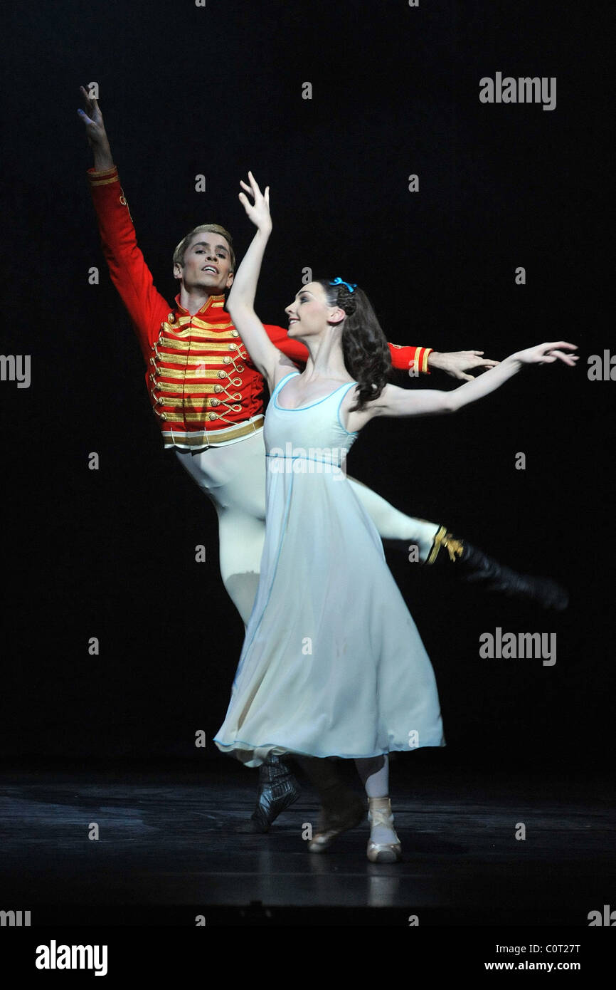 Elizabeth Harrod as Clara, Sergei Polunin as Prince The Nutcracker ...