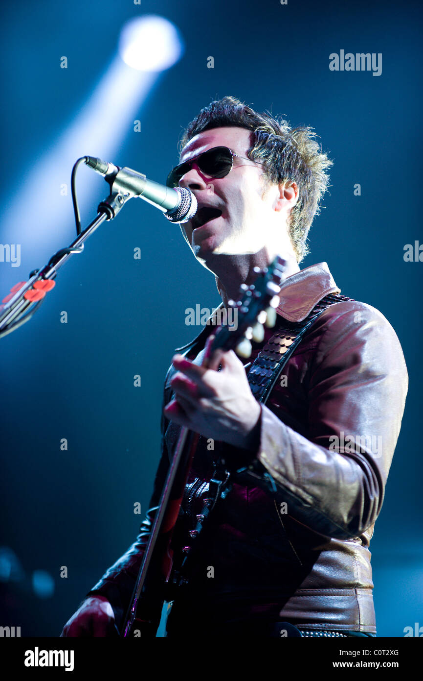 Kelly Jones of Stereophonics performing live on stage at the O2 Arena ...