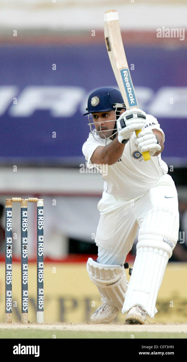 Ms dhoni test hi-res stock photography and images - Alamy