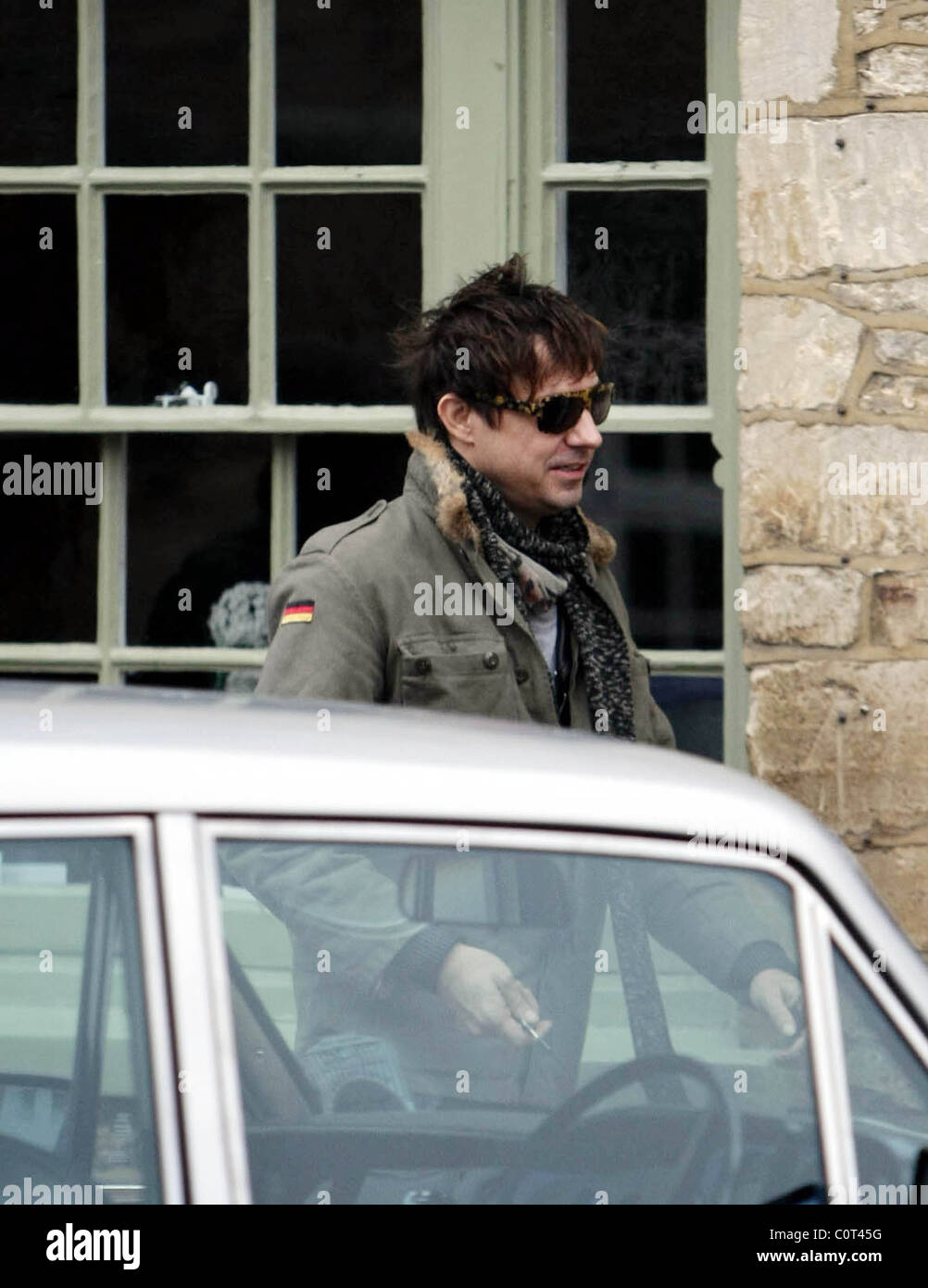 Jamie Hince arriving at The Swan at Southrop Cotswolds, England - 21.12 ...