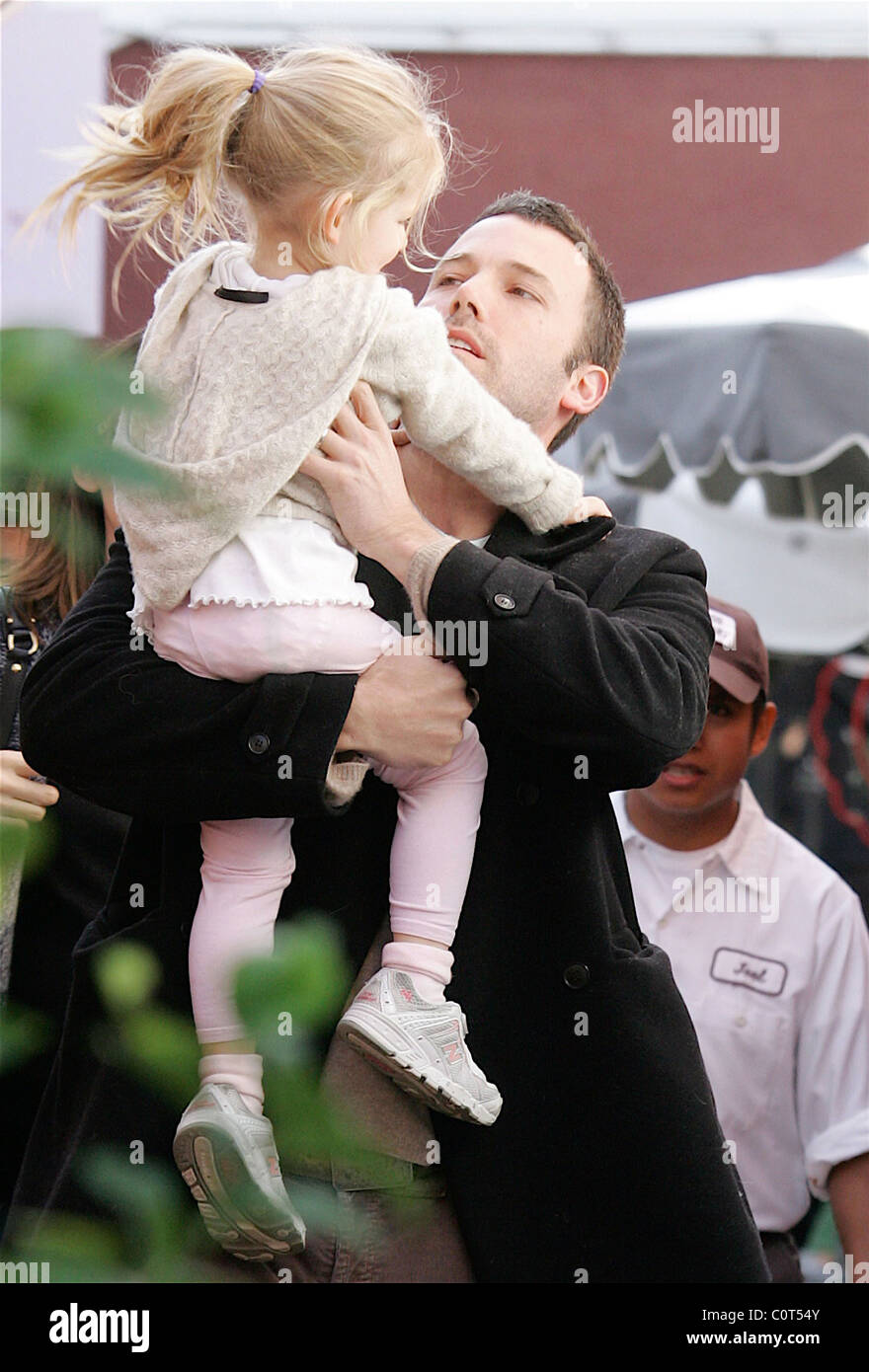 Ben Affleck out shopping with his daughter Violet Affleck at Country ...