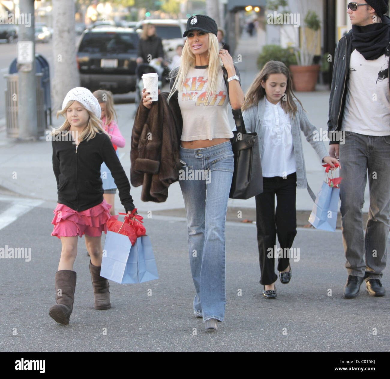 Shauna Sand with boyfriend and family in tow, firstly peps herself up ...