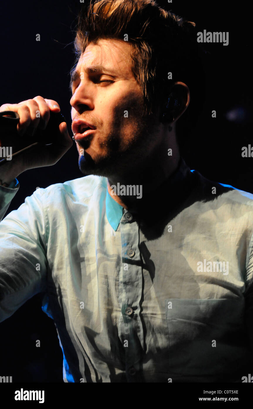 Davey Havok performing with AFI at the KROQ-FM Almost Acoustic ...