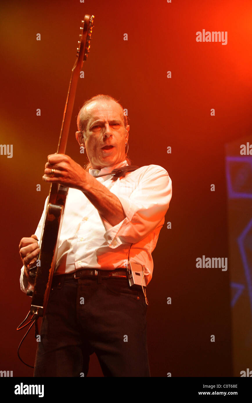 Status quo wembley arena hi-res stock photography and images - Alamy