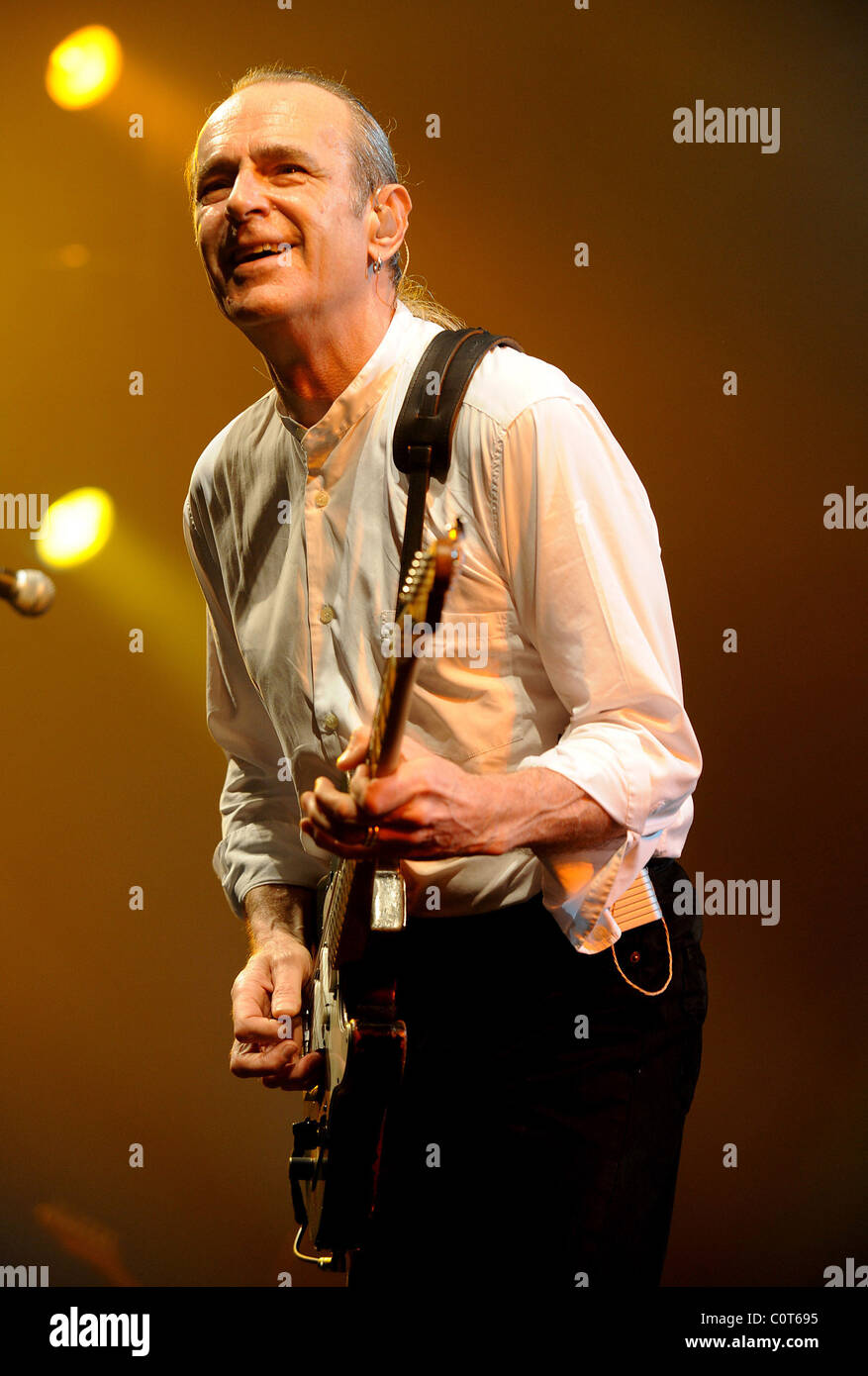 Status quo wembley arena hi-res stock photography and images - Alamy