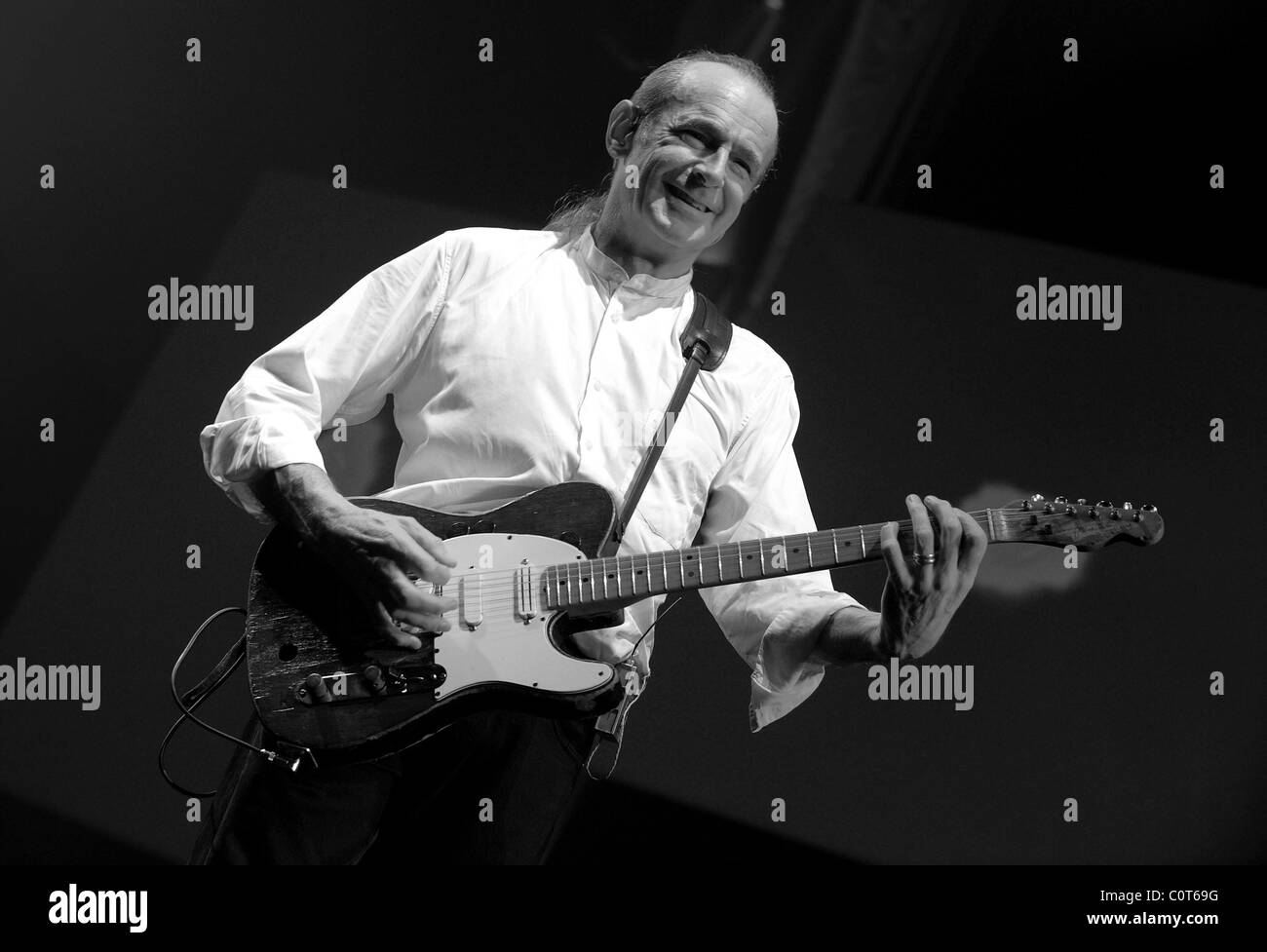 Status quo wembley arena hi-res stock photography and images - Alamy