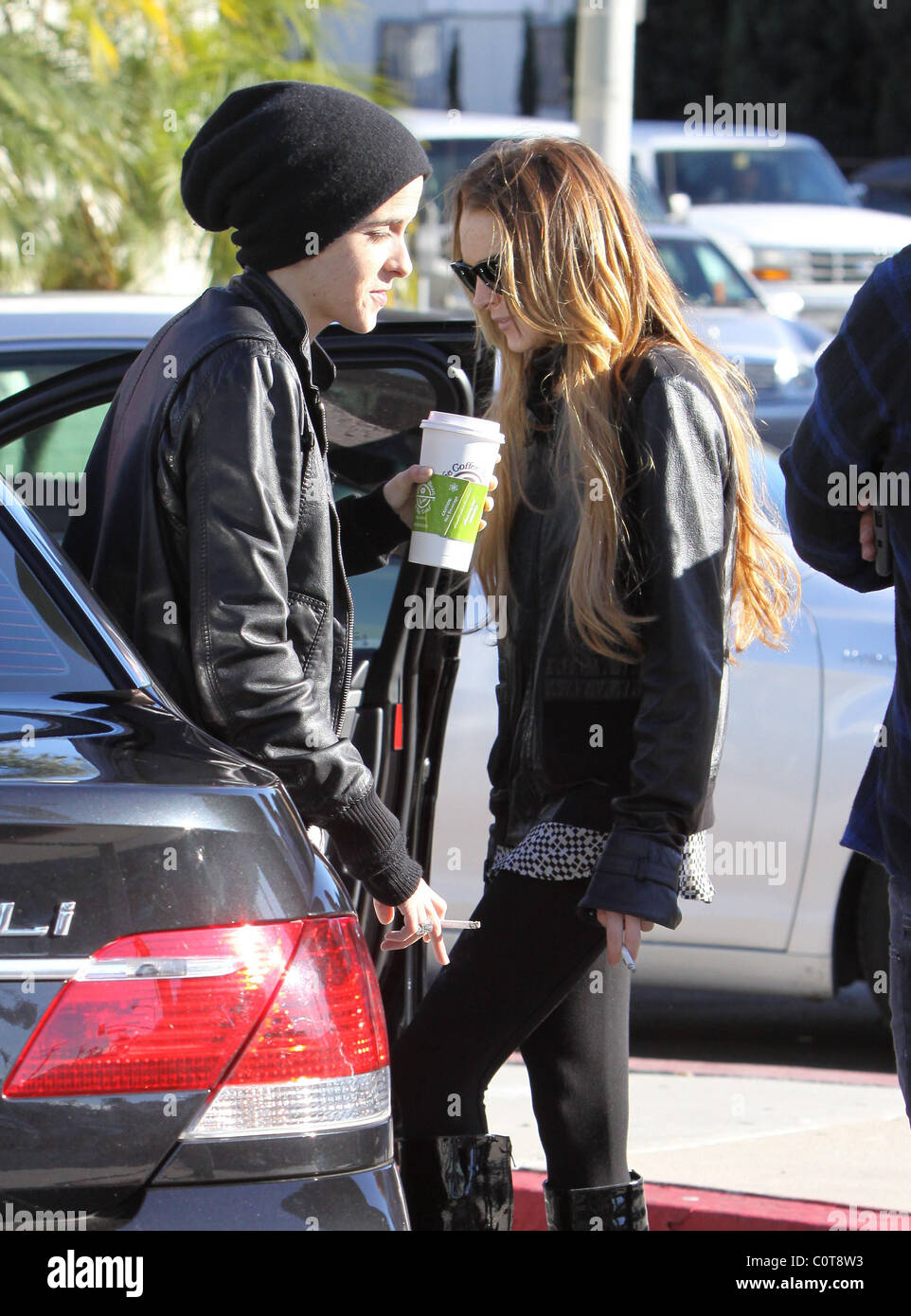 Samantha lindsay lohan smoke cigarettes hi-res stock photography and ...