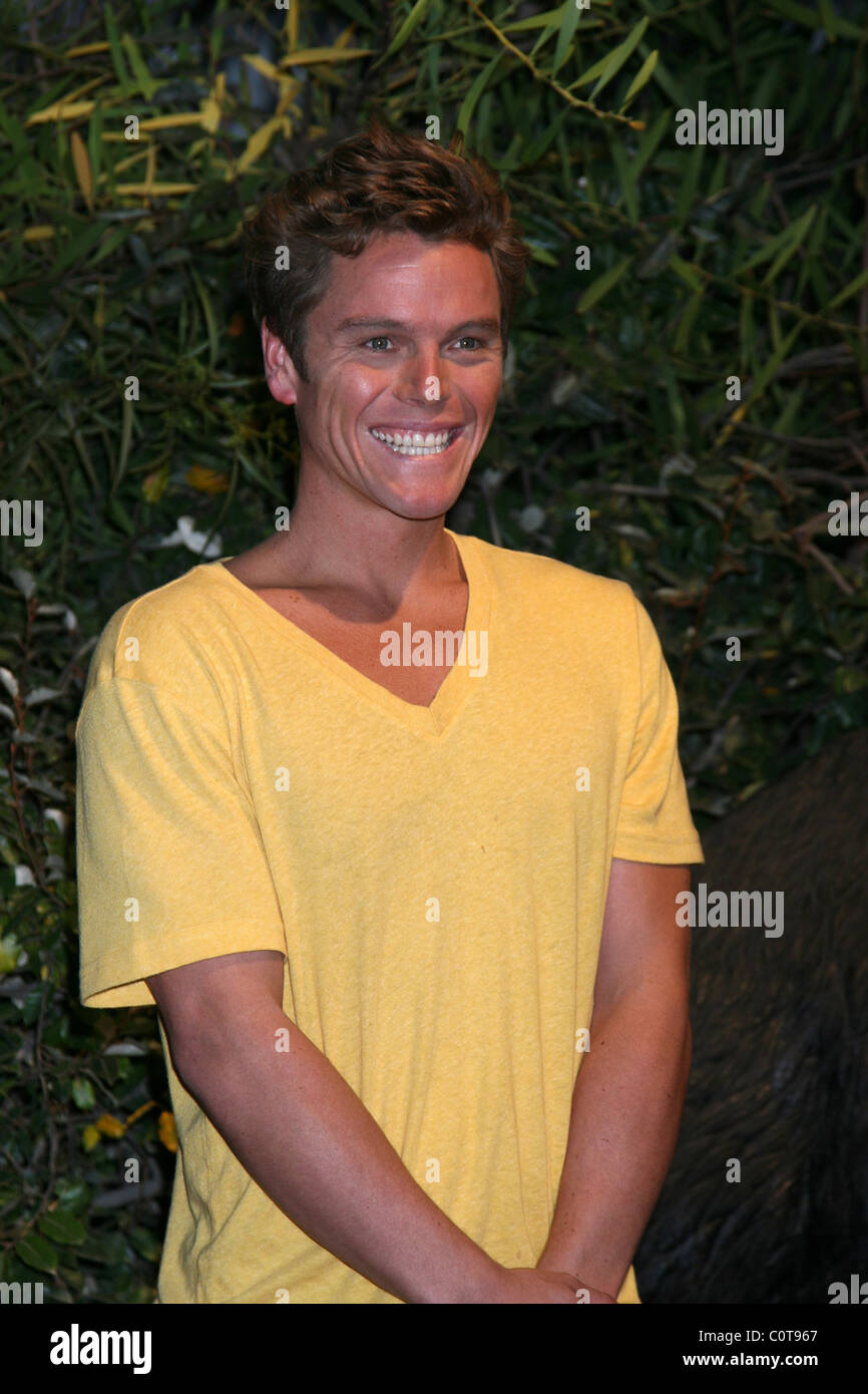 Matty whitmore survivor gabon finale hi-res stock photography and ...