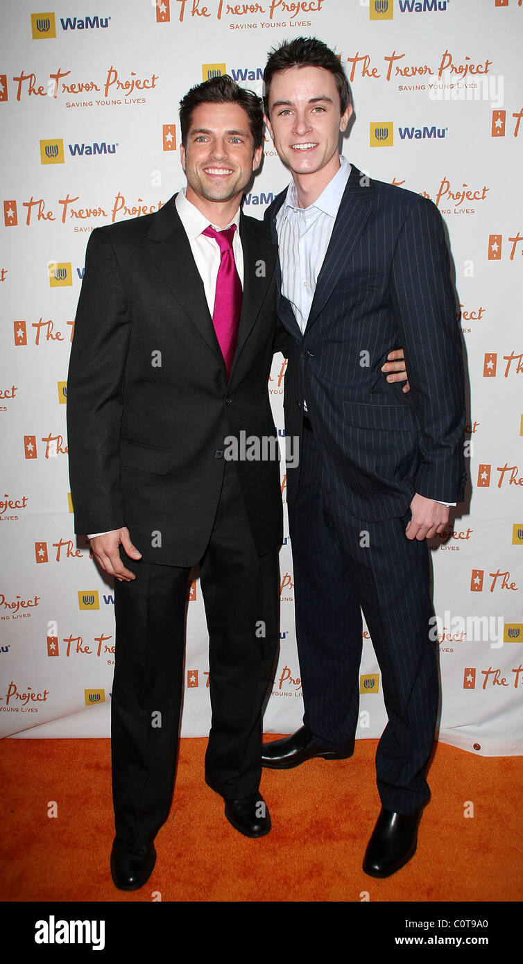 Scott Bailey and Ryan Kelley 11th annual 'Cracked Xmas' fundraiser ...