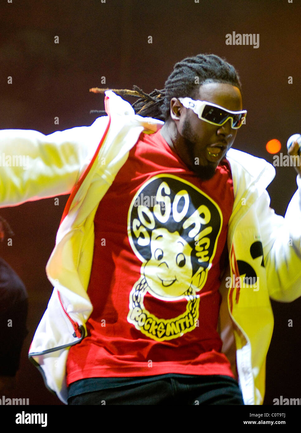 T-Pain performing live on stage at the WGCI Big Jam 2008 at United ...