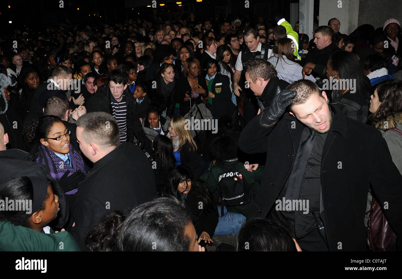Beatlemania screaming girls hi-res stock photography and images - Alamy