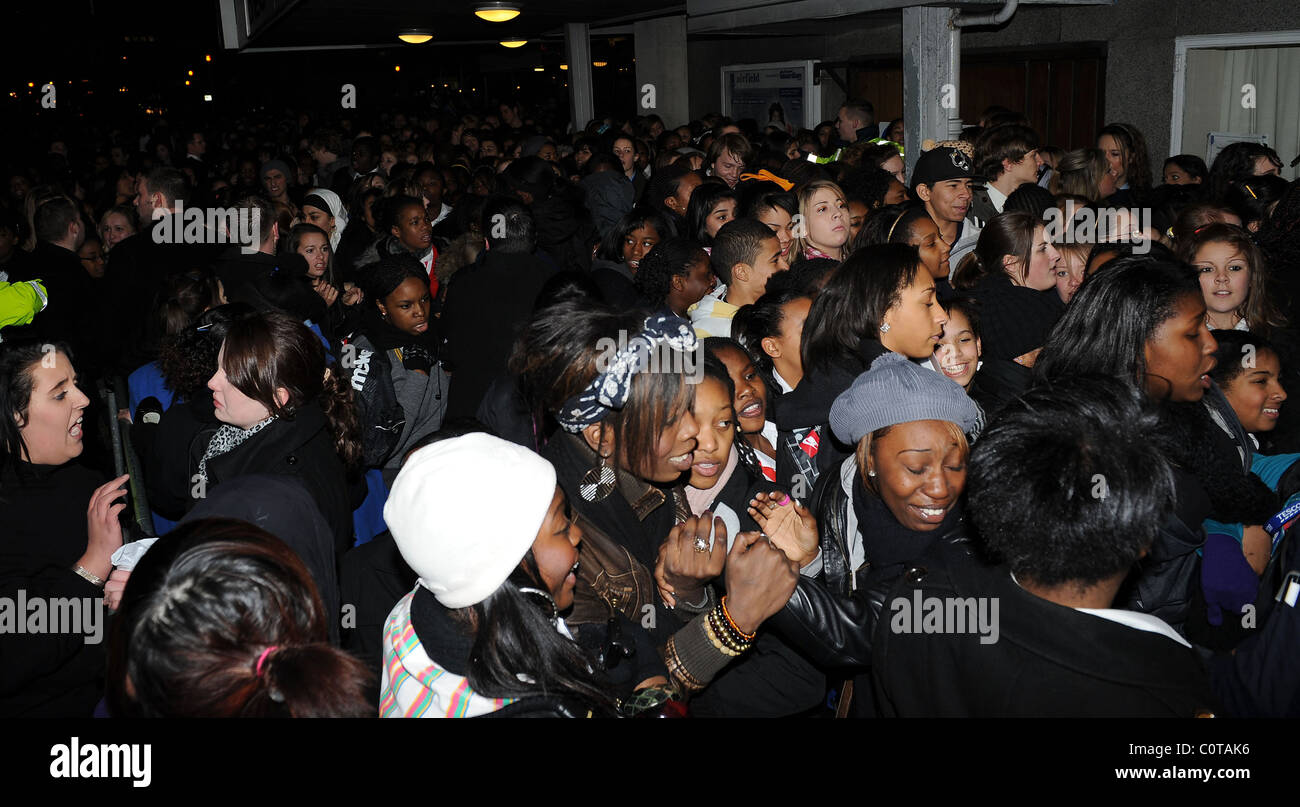Beatlemania screaming girls hi-res stock photography and images - Alamy