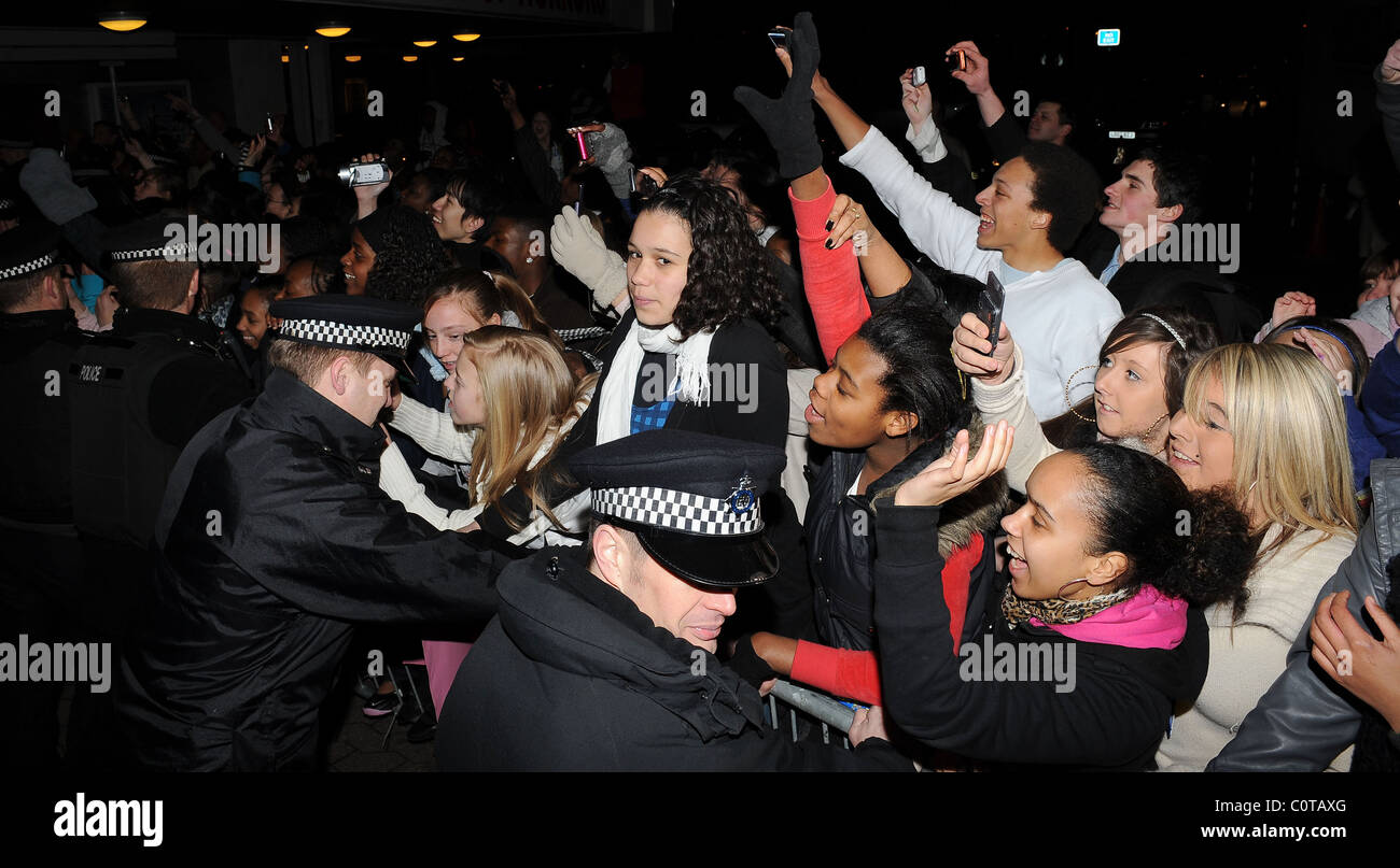 Beatlemania screaming girls hi-res stock photography and images - Alamy