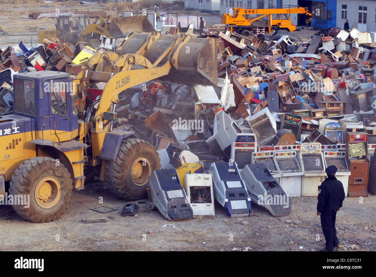 Wrecking machines hi-res stock photography and images - Alamy