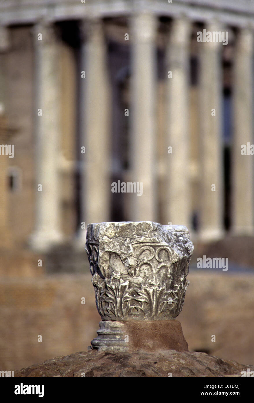 Roman urn hi-res stock photography and images - Alamy